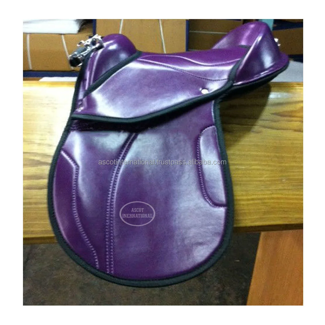 English Style Synthetic Horse Riding Saddle With Comfortable Suede Seat ...