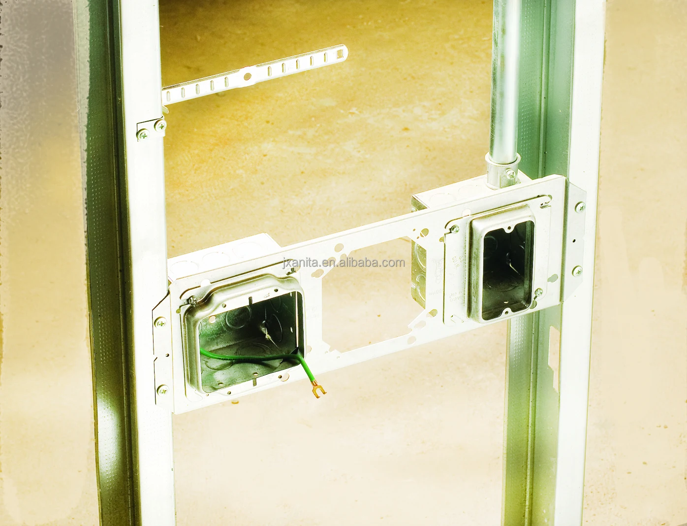 Adjustable Screw Gun Box Mounting Bracket - 17-18 In