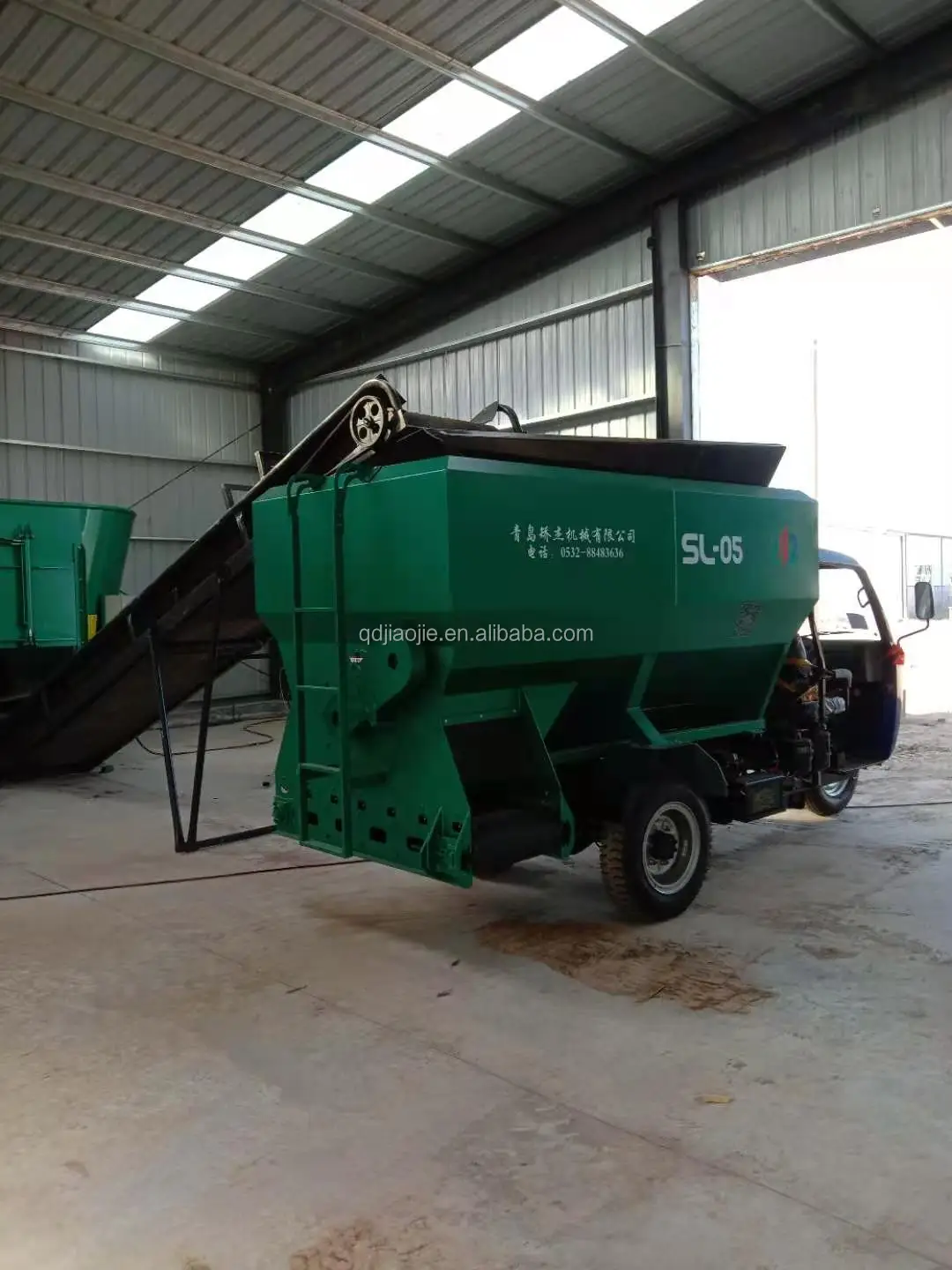 5m3 Cattle Feed Spreader Automatic Cow Feeder Feed Cart/trolley Feed ...