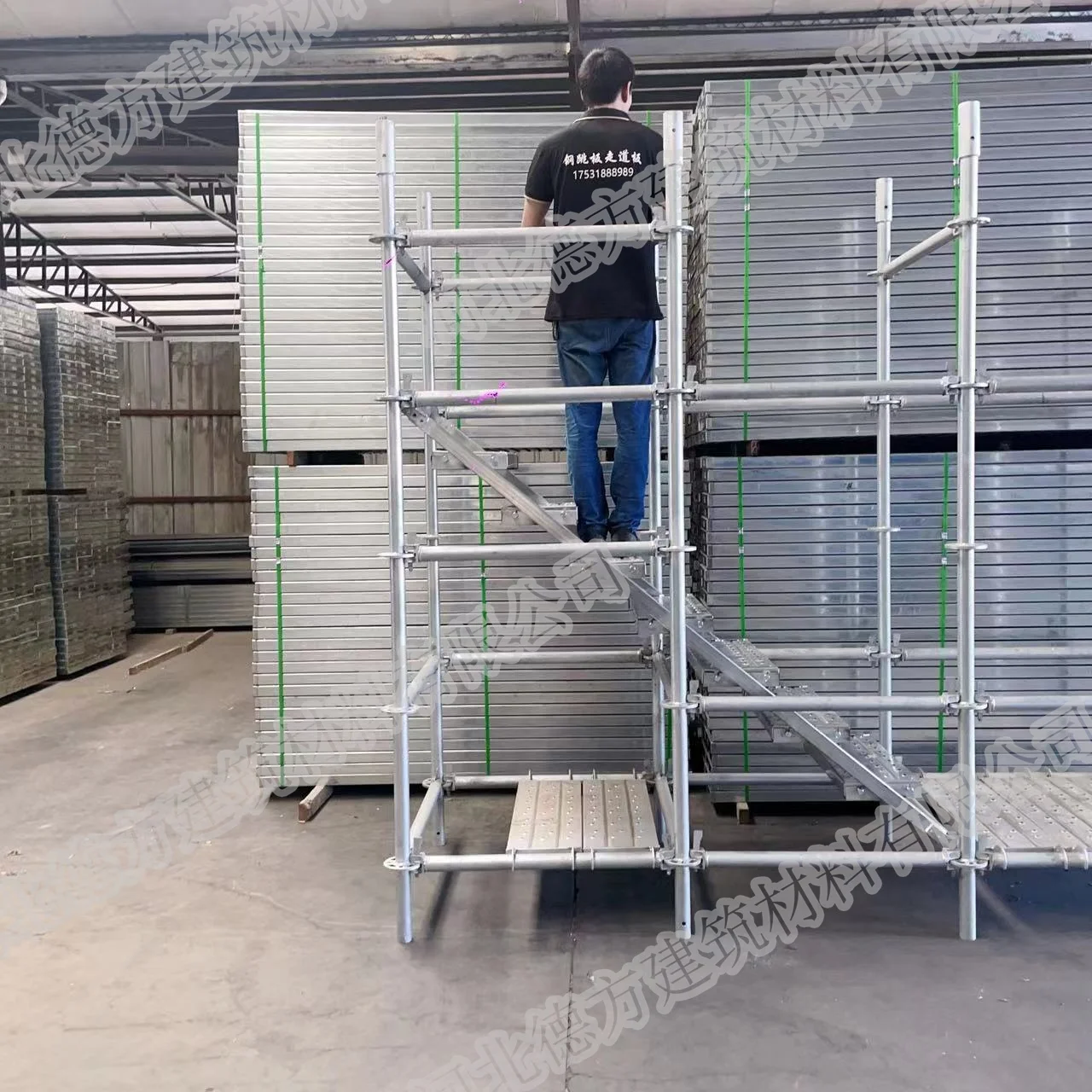 Galvanized Steel Scaffolding Gierre - Kreo FZ010 Mobile Work Platform ...