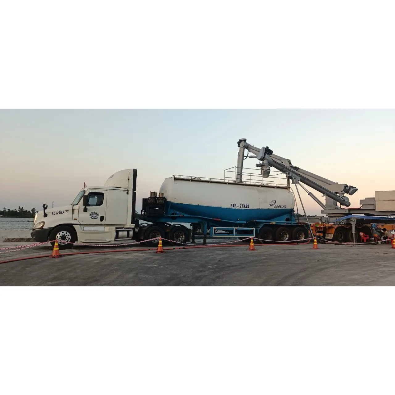 Best Versatile Container Ship Unloader for Containerized Cargo Motor ...