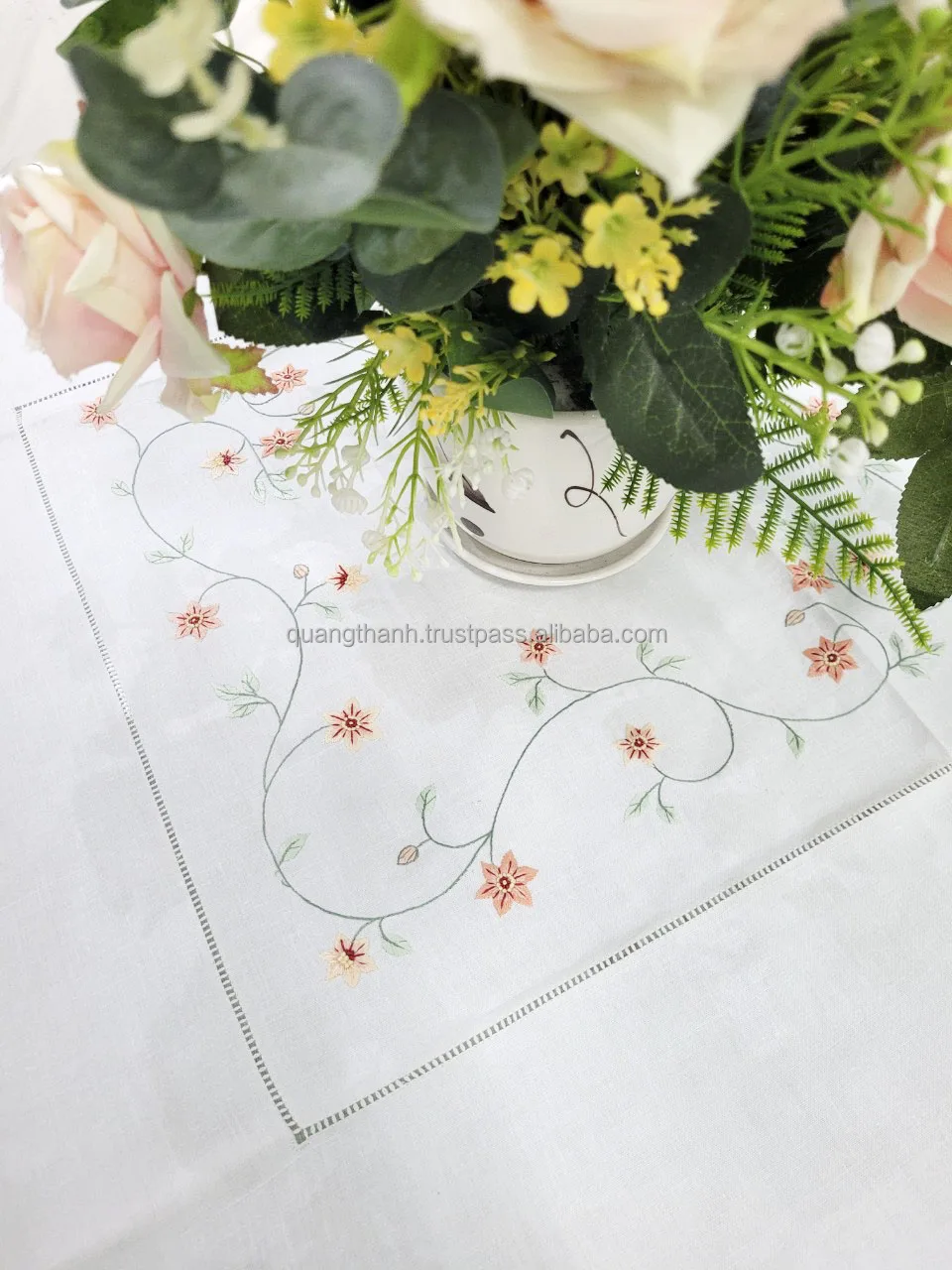 Wholesale Customized White Cotton Square Tablecloth With Embroidered ...