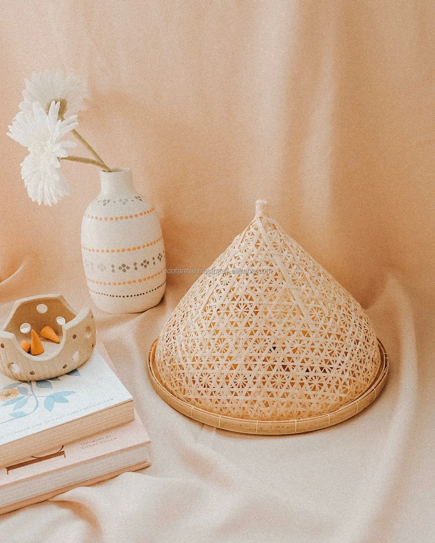 Bamboo Food Covers - Eco-Friendly Mesh Tents for Freshness