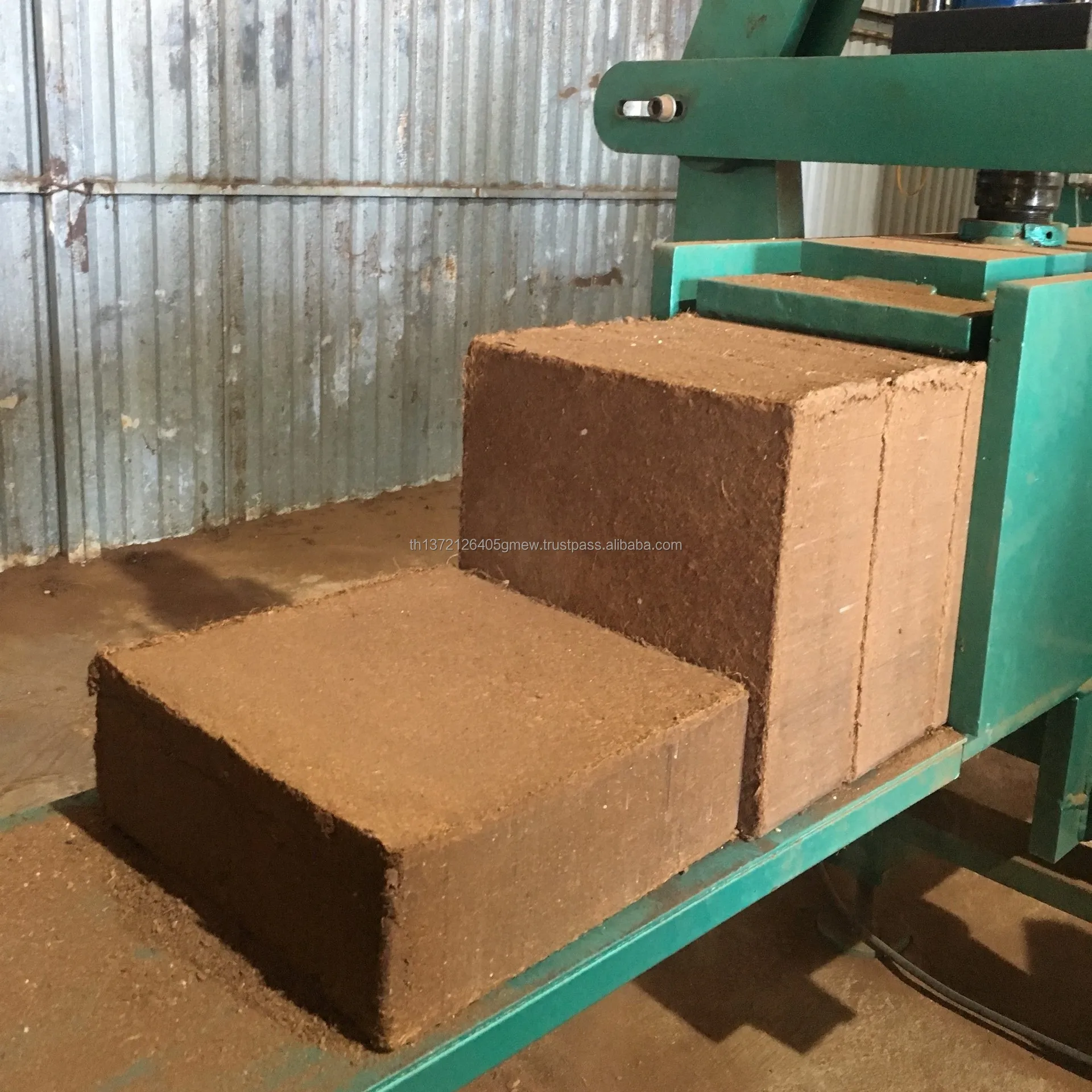Compressed Raw 5kg Slabs Coconut Coco Peat Fiber Coir Pith - Buy Coir ...