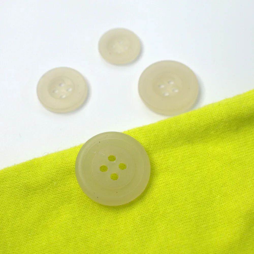 Good Shape 4 Holes Button Made In Viet Nam By Grs Certificate Recycled ...