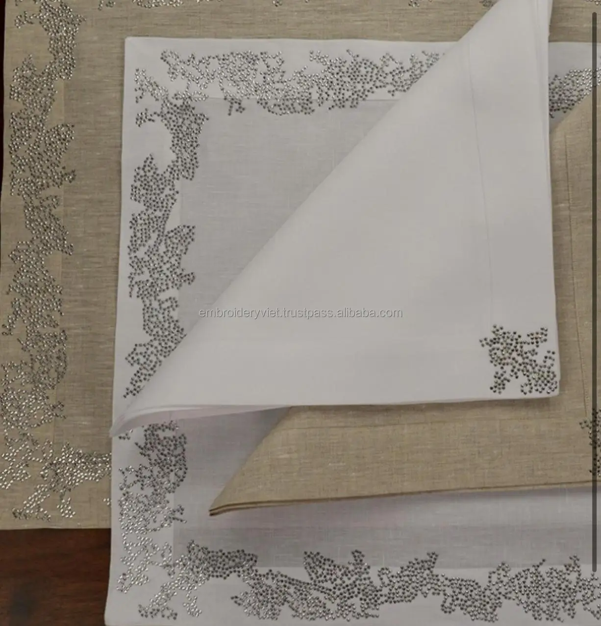 Placemat and Napkin Set Embroidery by Gold Thread, Machine Embroidery ...