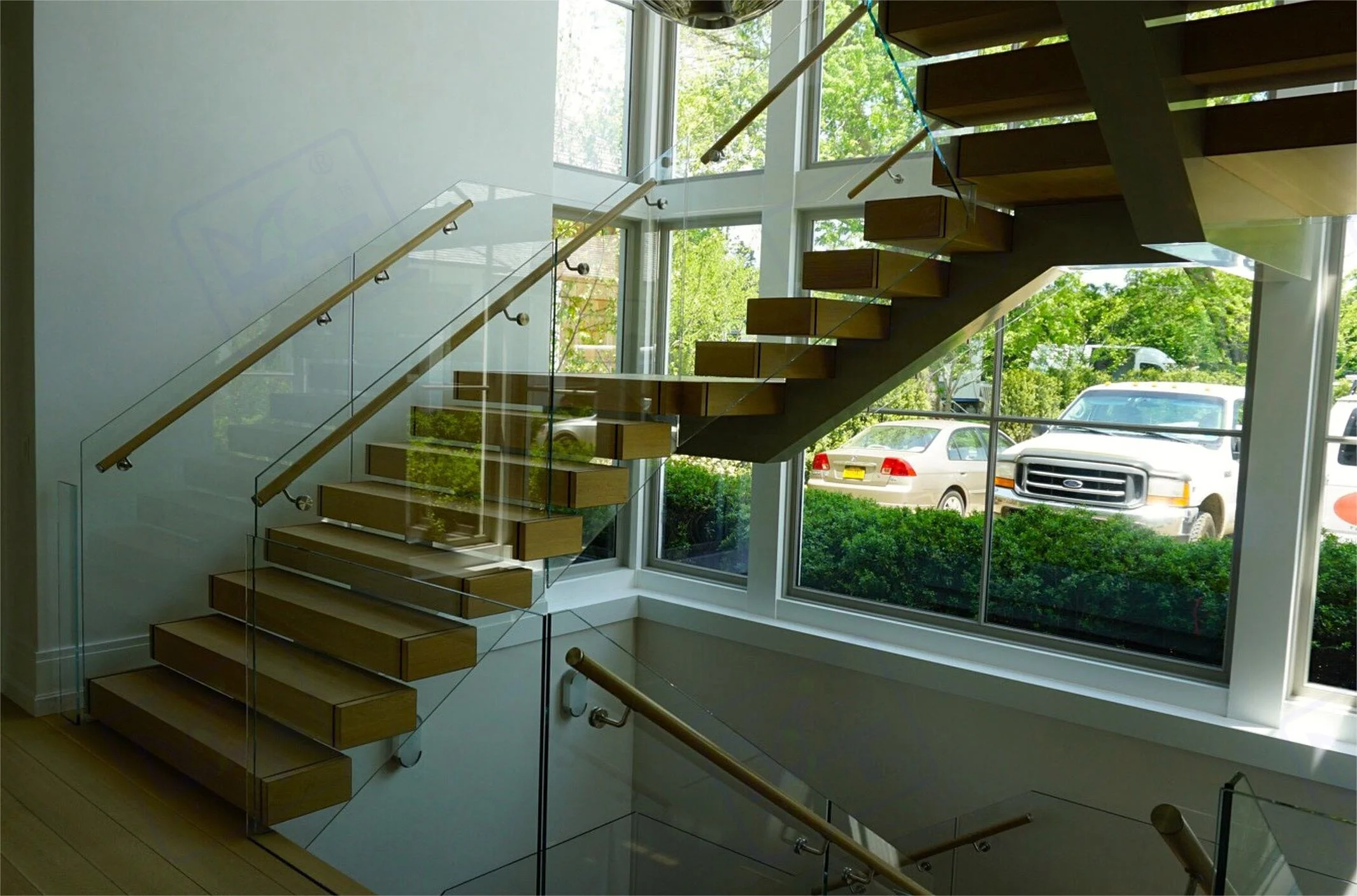 Floating Straight Stairs Central Spine Stair Middle Stringer Staircase ...