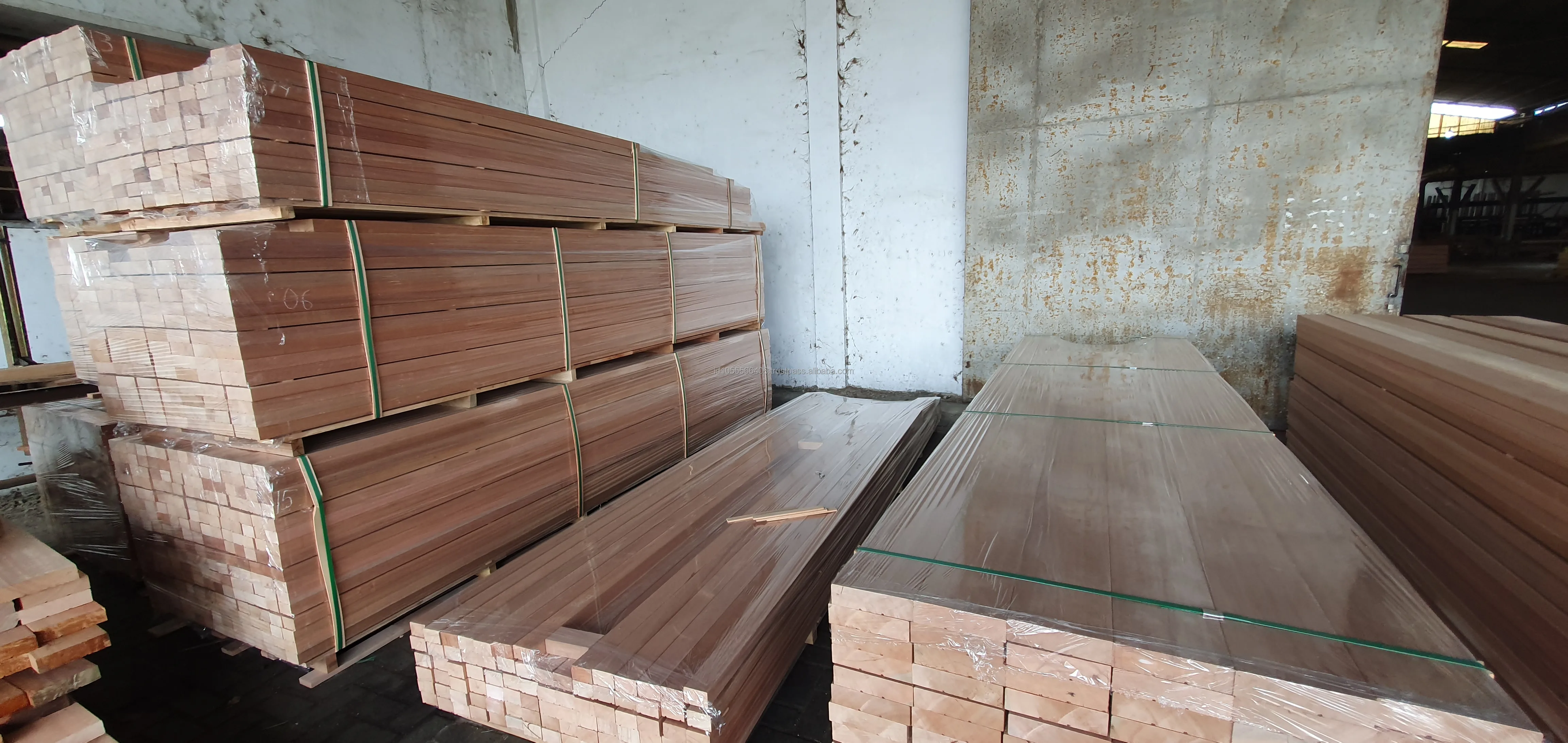 KERUING APITONG SHIPLAP FLOORING KD - Durable & Stylish