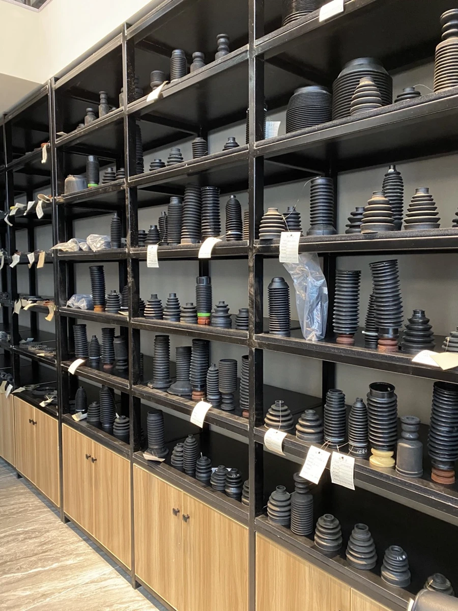 1016003010 Auto Spare Parts Rear Engine Mounting For Geely Emgrand X7 ...