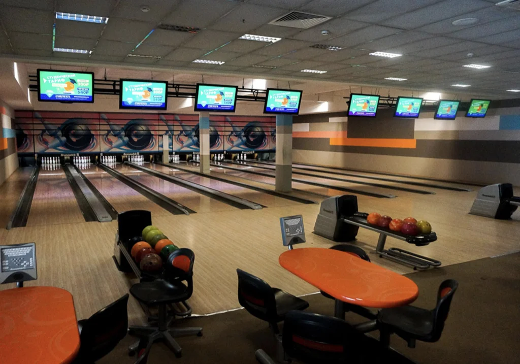 Hot Sale Used Working Condition Indoor Sport Games Bowling Lanes ...