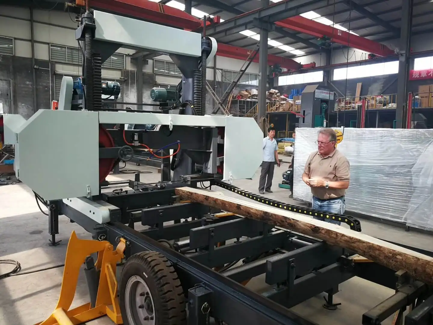 Heavy-duty CNC Wood Saw Machine - Vertical Band Sawmill