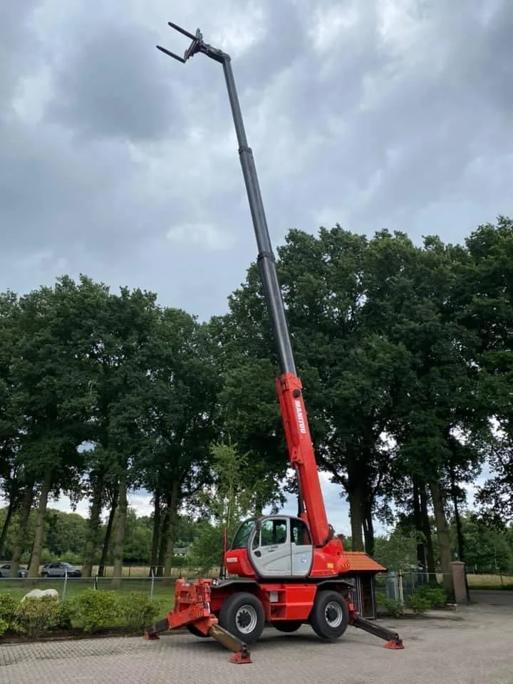 Manitou MRT 3050 Privilege Plus Telehandler - 11-20T Capacity