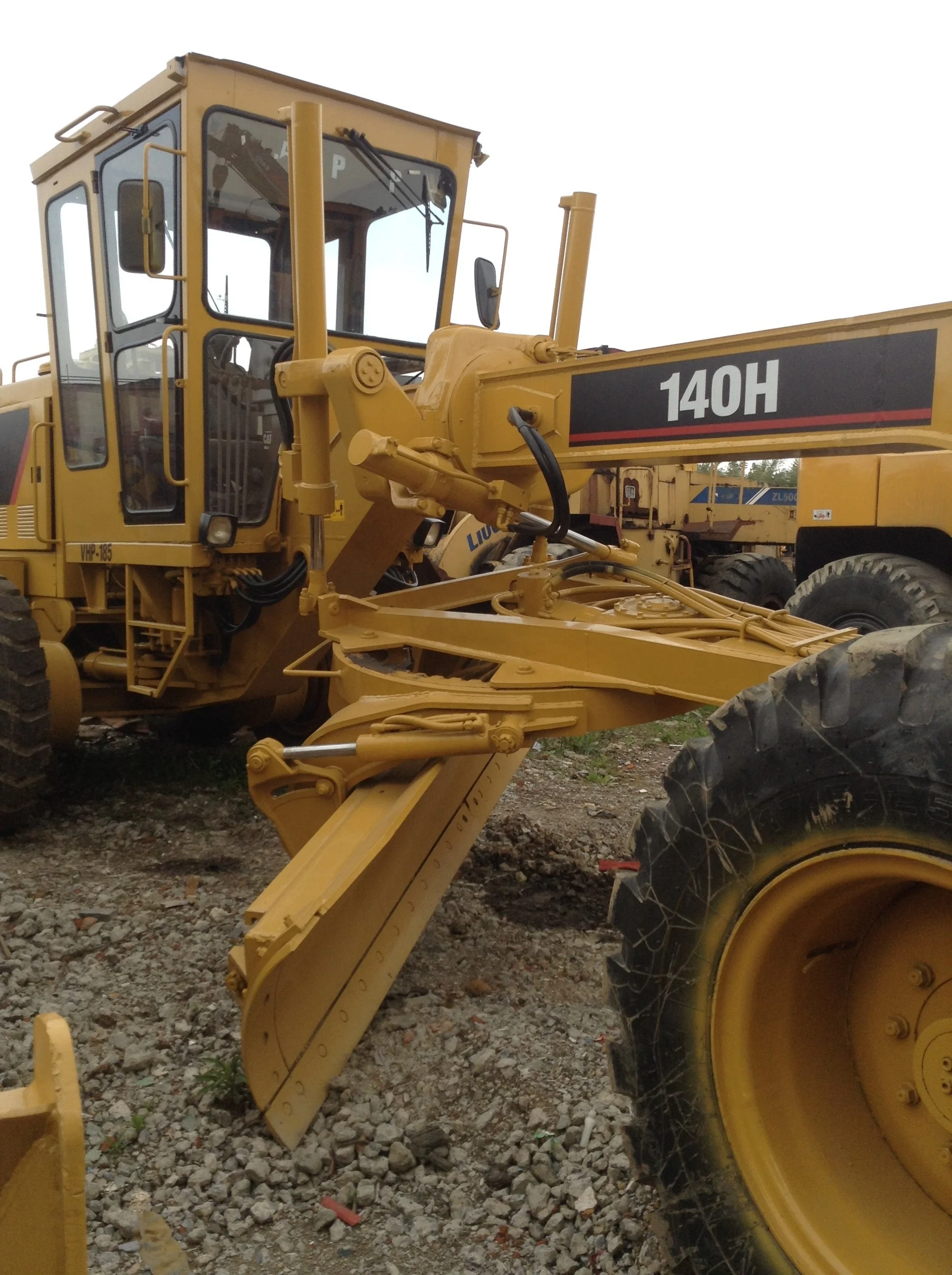 Used Caterpillar grader 140H in the United States has good performance ...
