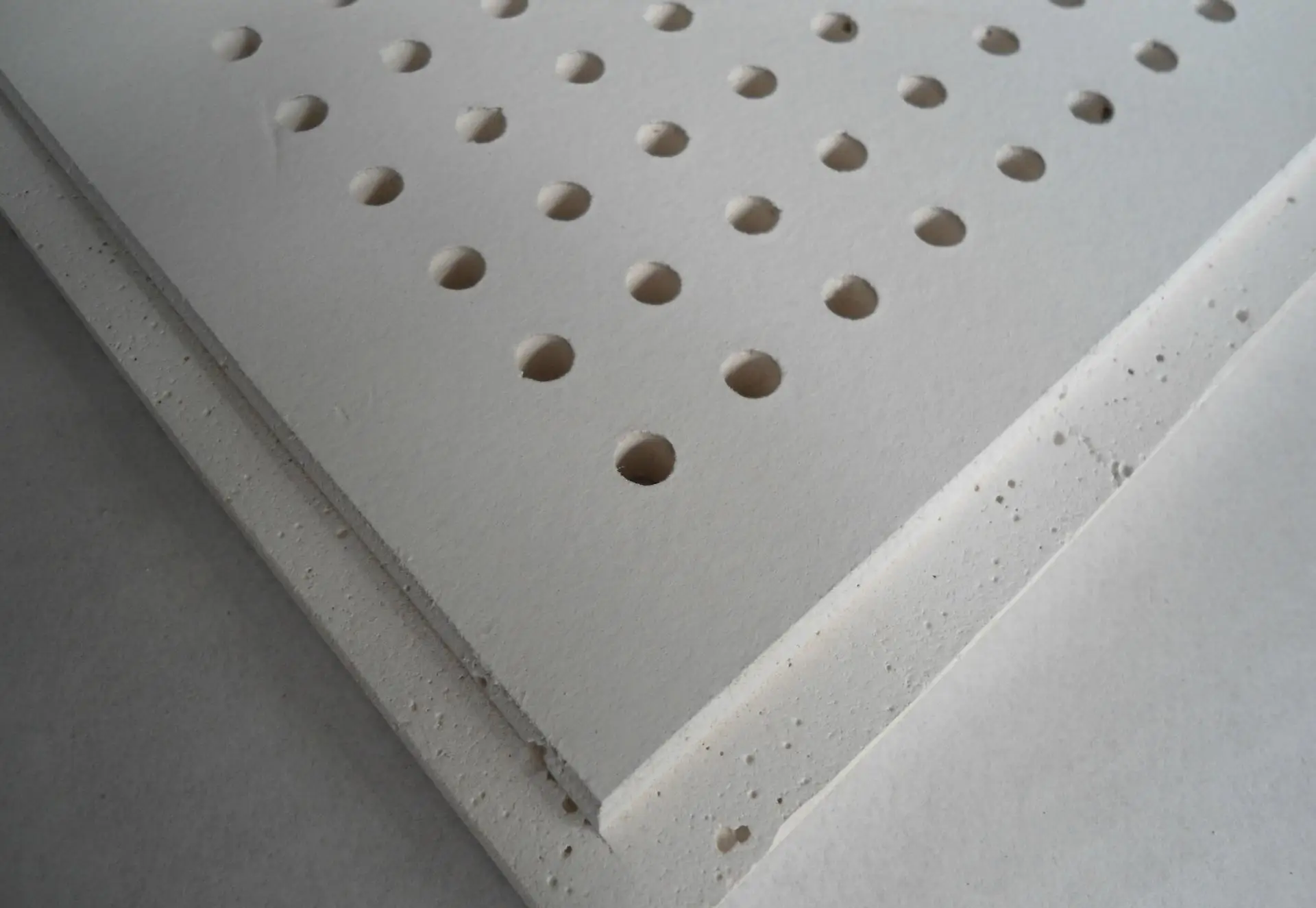2023 Suspended Plaster Tile False Ceiling Perforated Plaster Boards ...