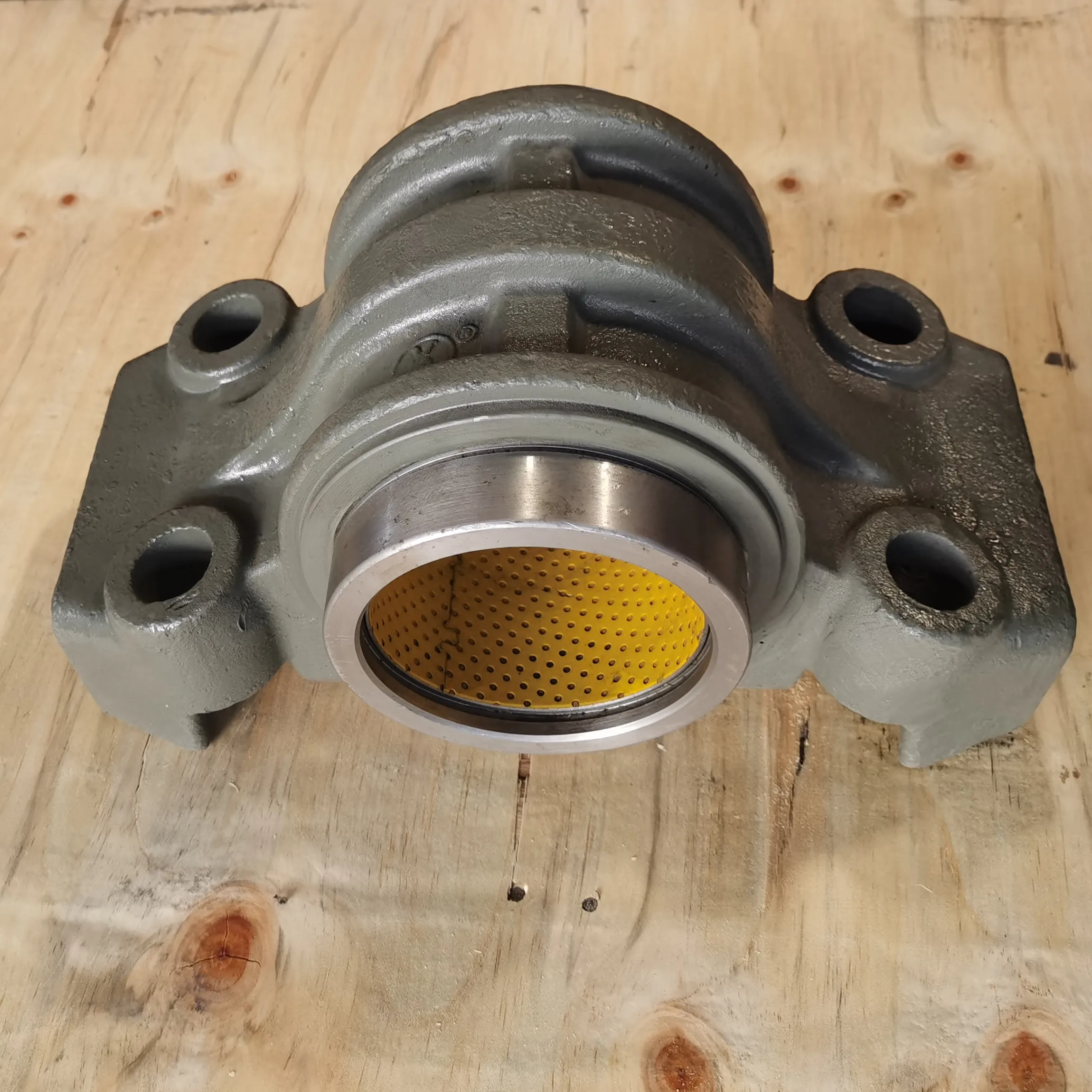 4 - Series Spring Trunnion Saddle Grooved Seat for -Scania Truck ...