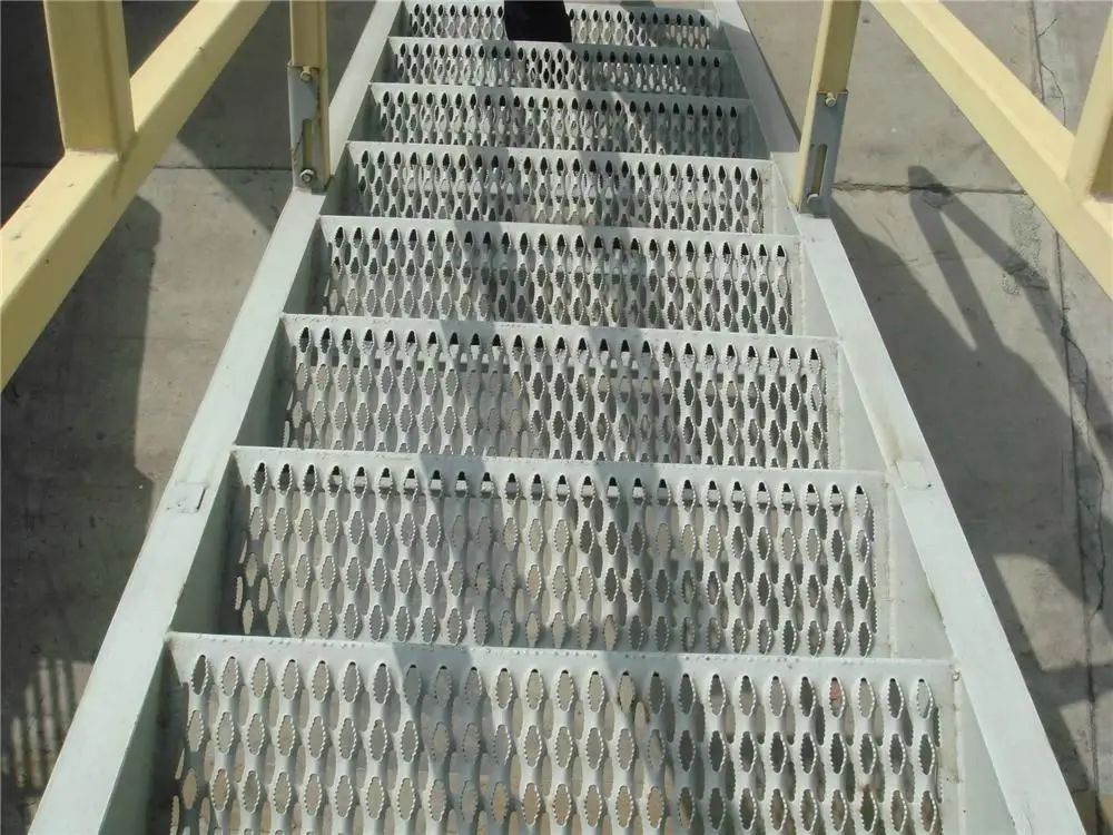Webforge T6 Steel Steps - Durable, Non-Slip Outdoor Solutions