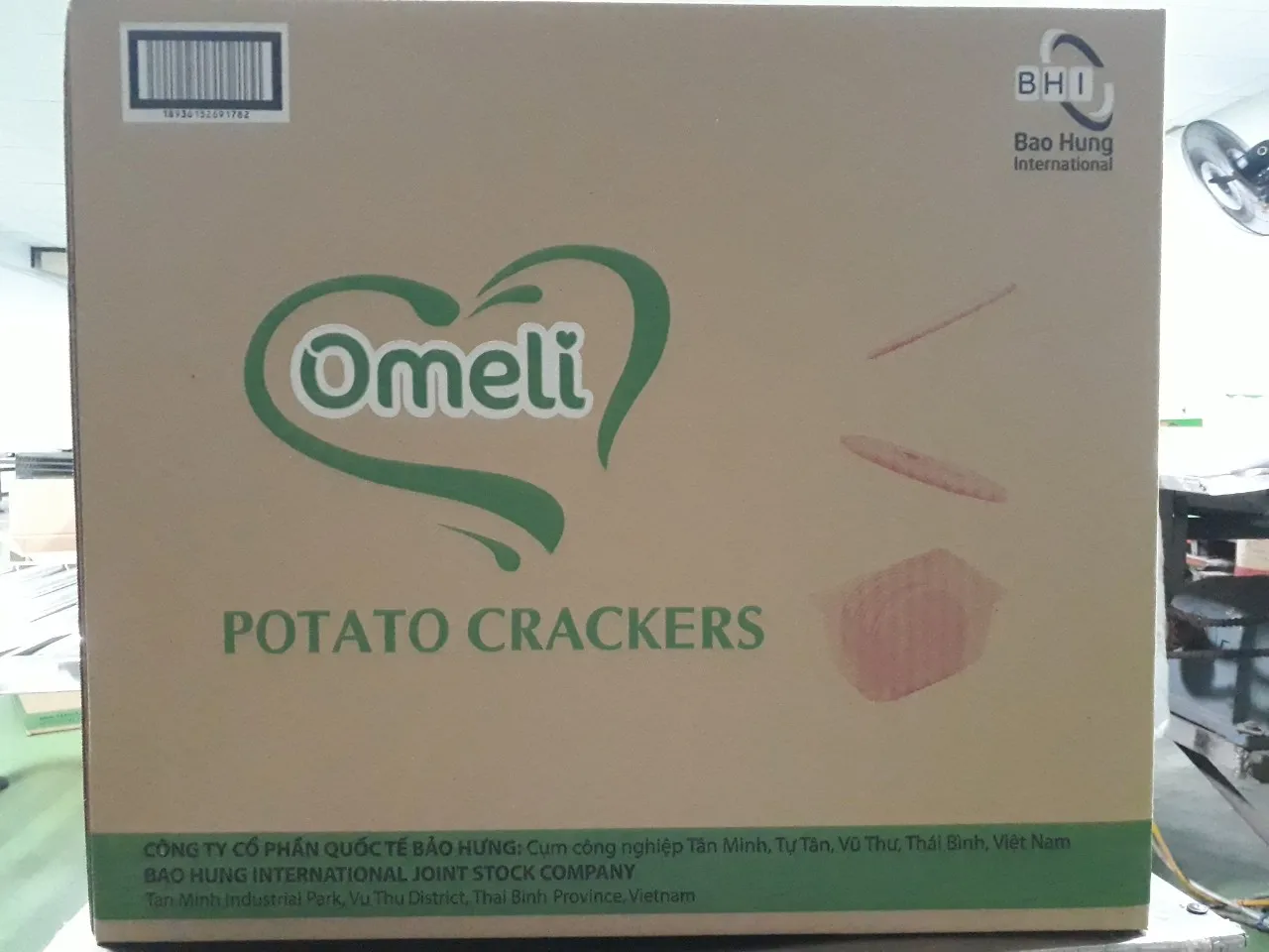 Round Spicy Biscuit With 12 Months Shelf Life Omeli Premium Cracker ...