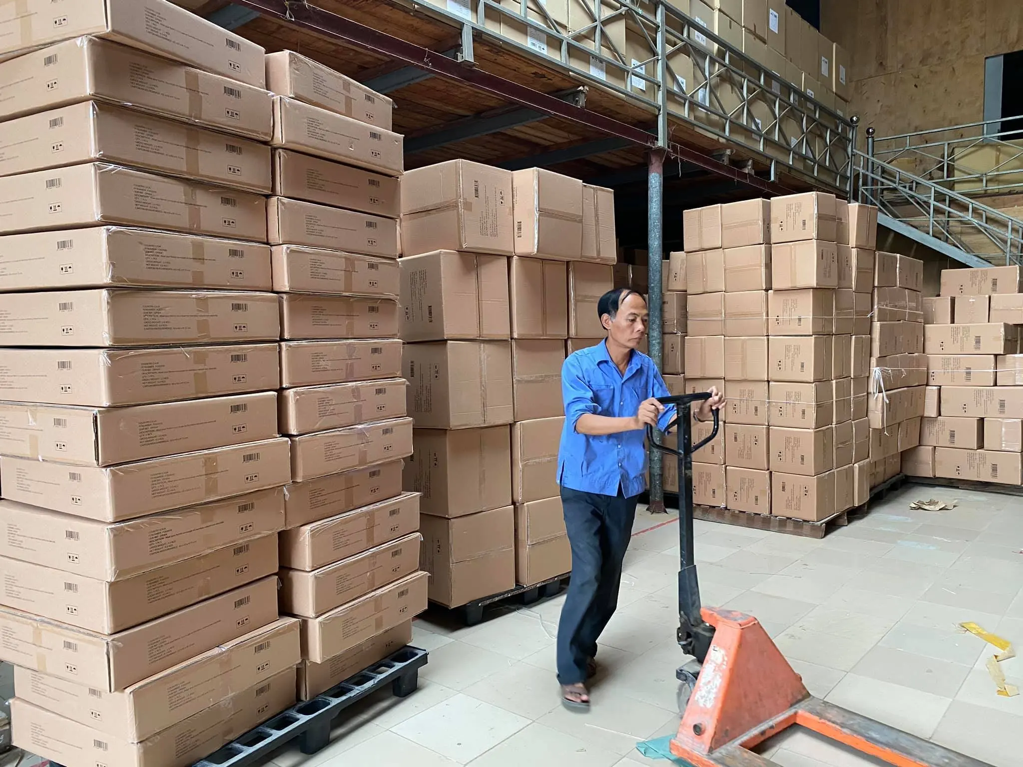 Natural Rattan Cane Webbing Rattan Warehouse Wicker Bag Baskets ...