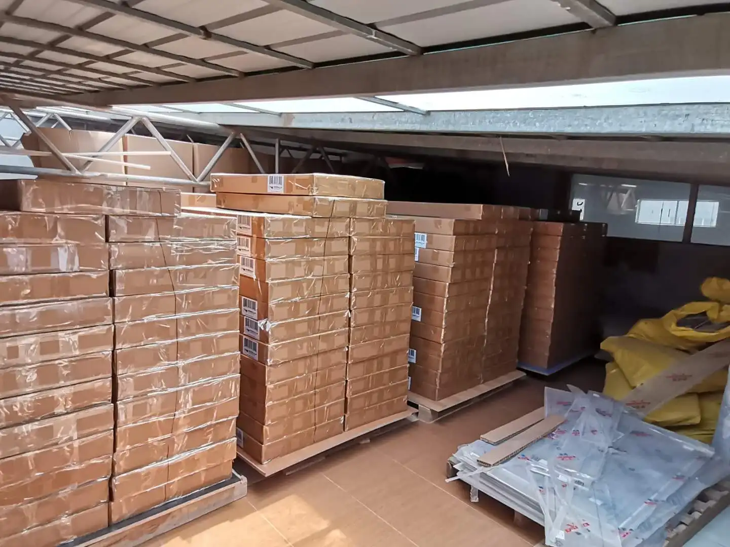 Custom Modern White Office Counter Table Retail Boutique Reception ...