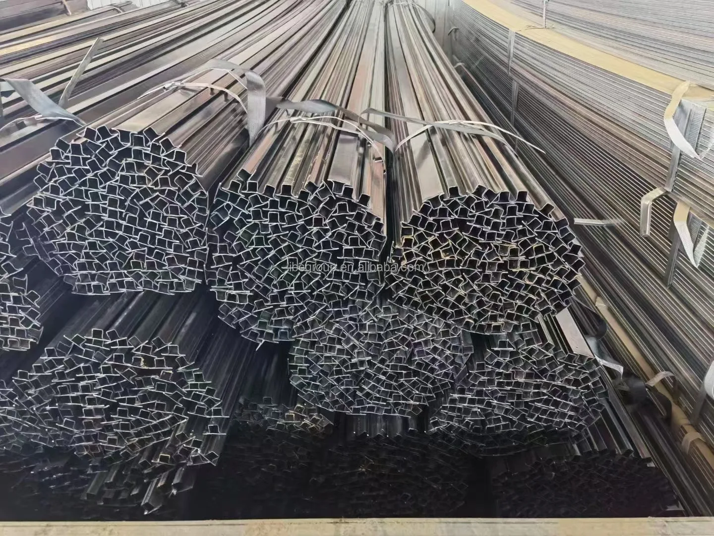 Deformed Carbon Steel Triangular Seamless Galvanized Alloy Steel Tubes ...