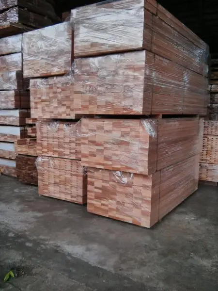Melunak Log Wood Planks - Durable and Versatile Solutions