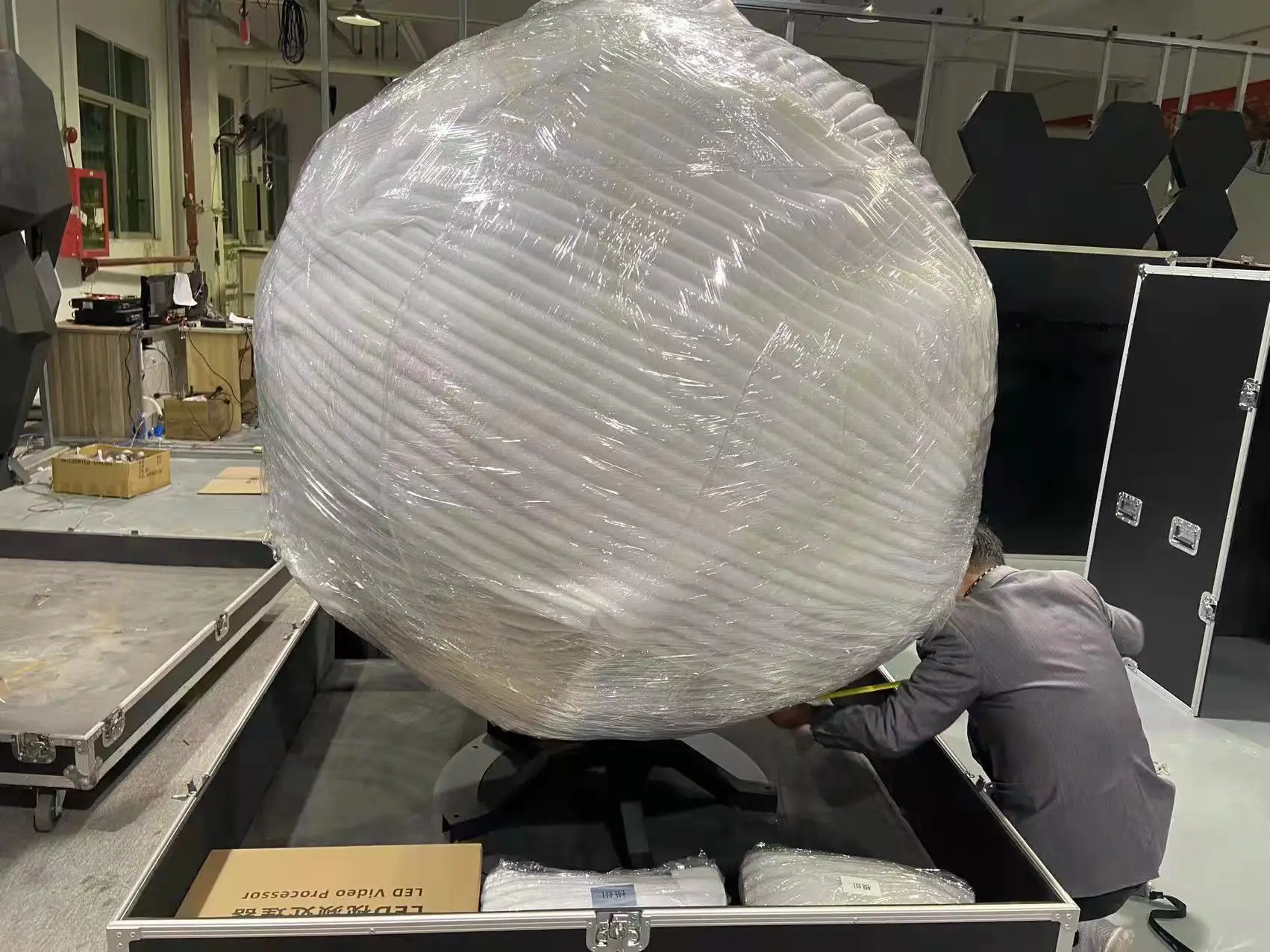 Shopping Mall Full Color 360 Viewable Creative Sphere Shape Led Display ...