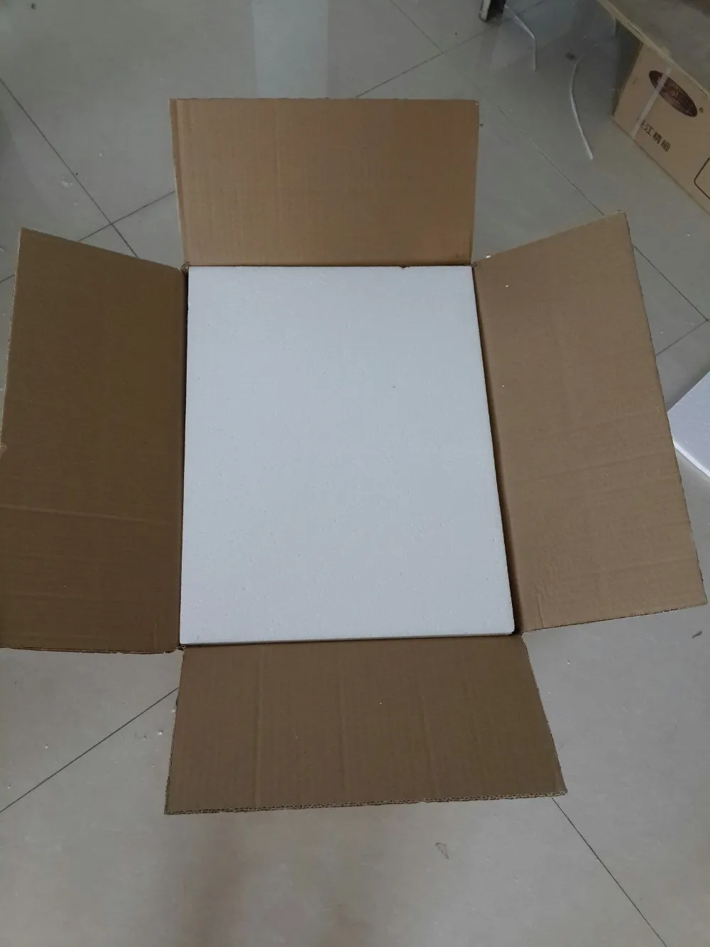 Modern Retail Round Tiered Display Table Wooden Product Display Tables ...