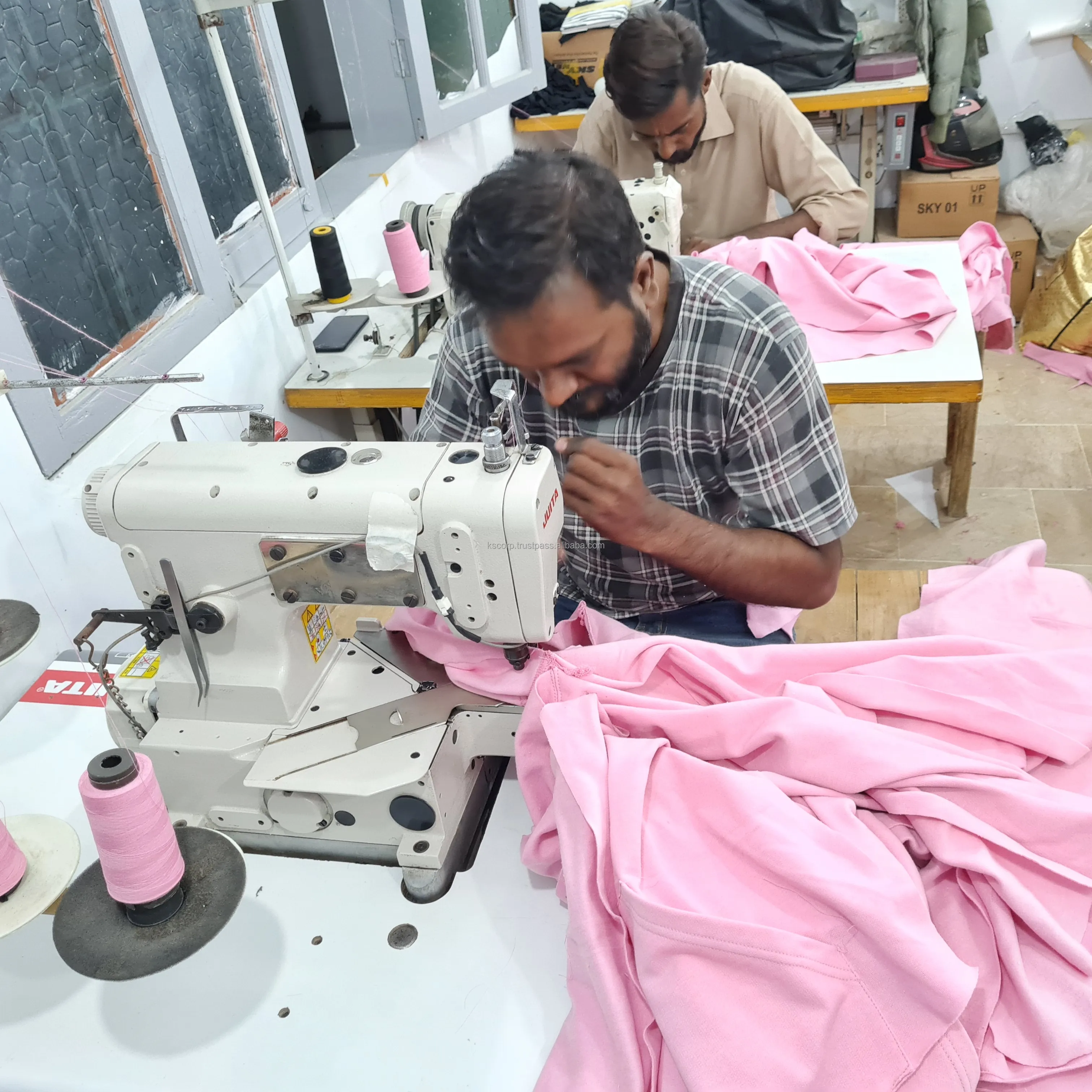 100% Cotton Custom T Shirt Manufacturing - Quick Dry & Sustainable