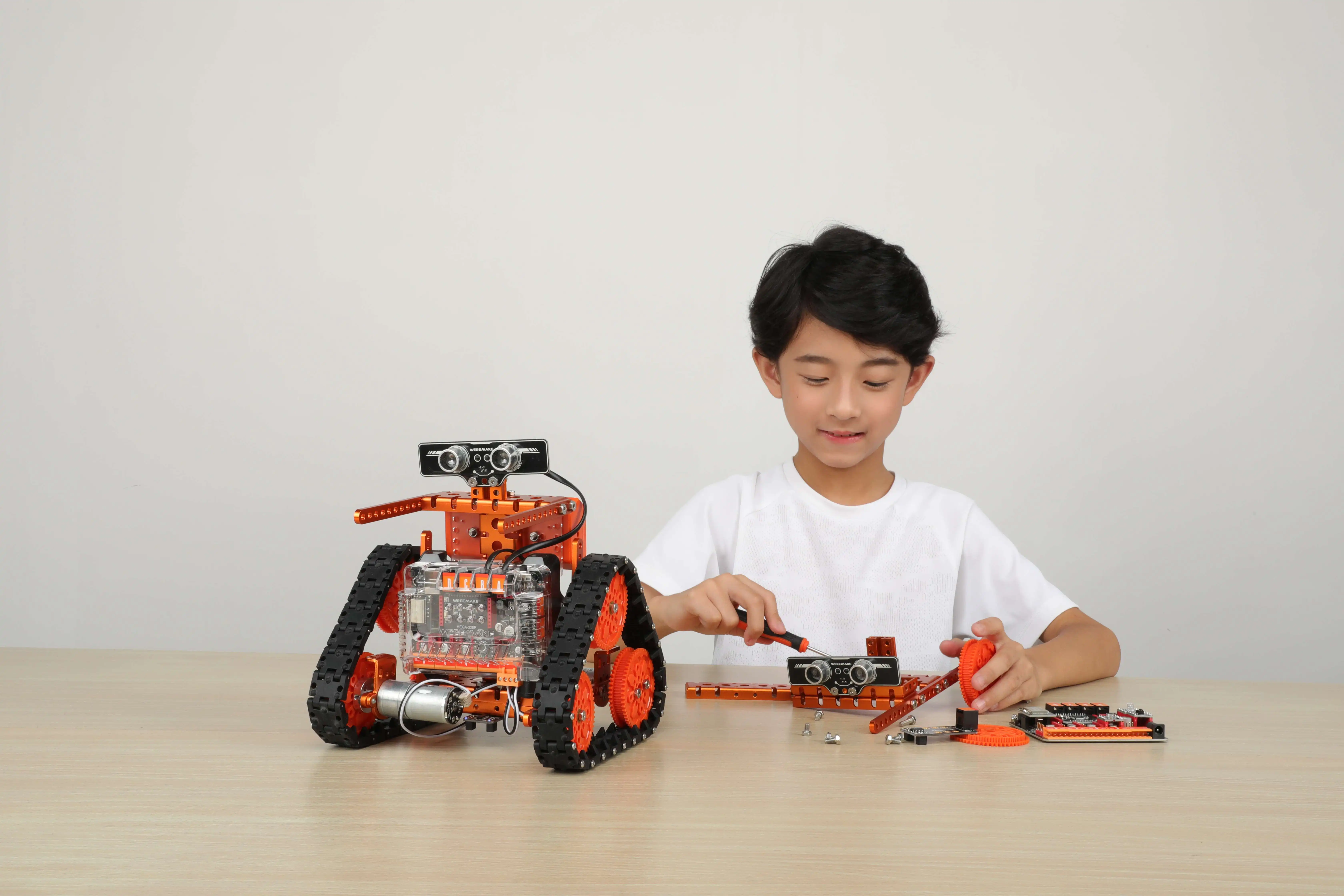 Weeemake 6 in 1 Weeebot Evolution STEAM Robot Kit - DIY Fun