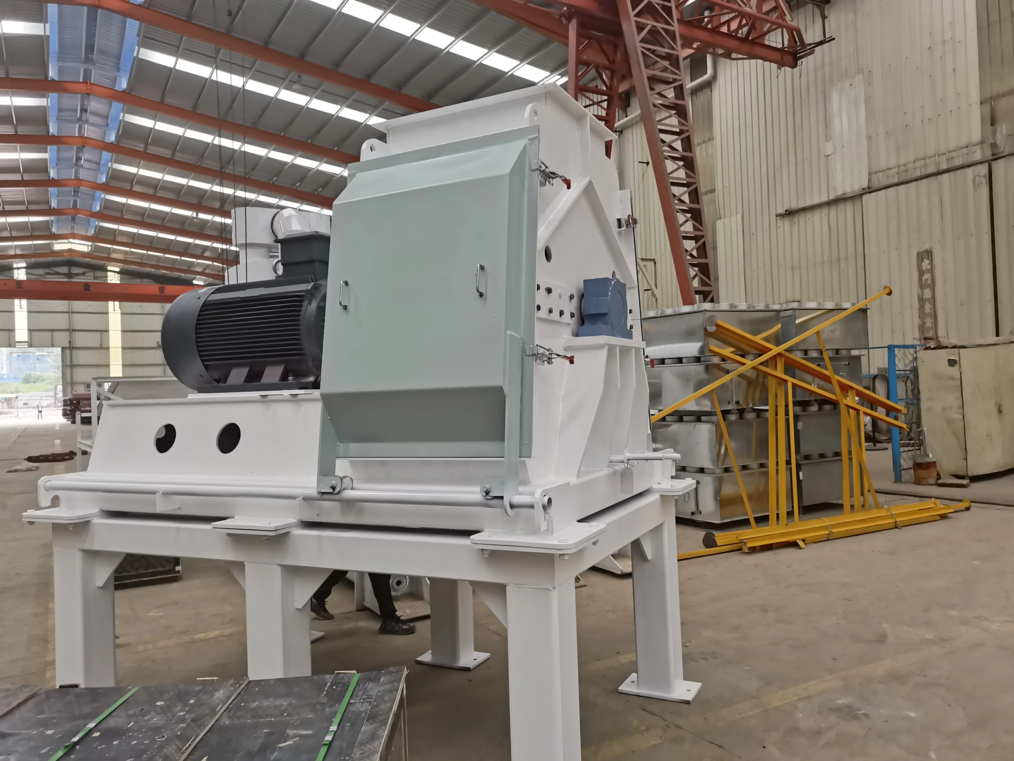 55KW High Efficiency Wood Sawdust Grinding Machine 2-3t/h Industrial Hammer Mill Grinder ...