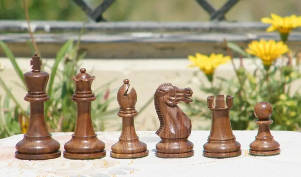 Reykjavik Style Chess Set - Wooden Pieces & Custom Colors