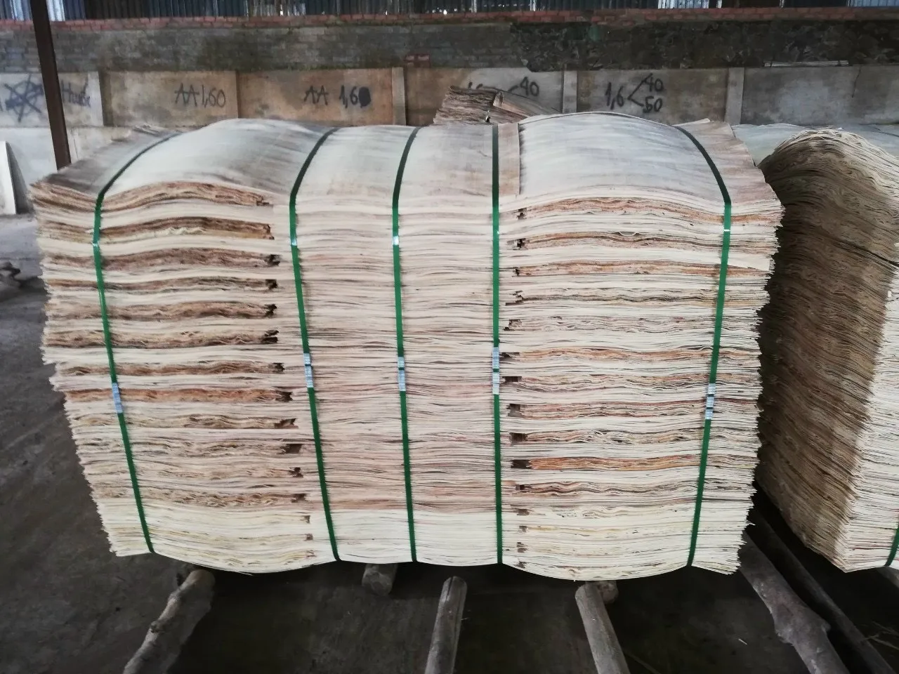 100% Grade A Rubber Wood Veneer Kiln Dry Ready Export Cheap Price - Buy ...