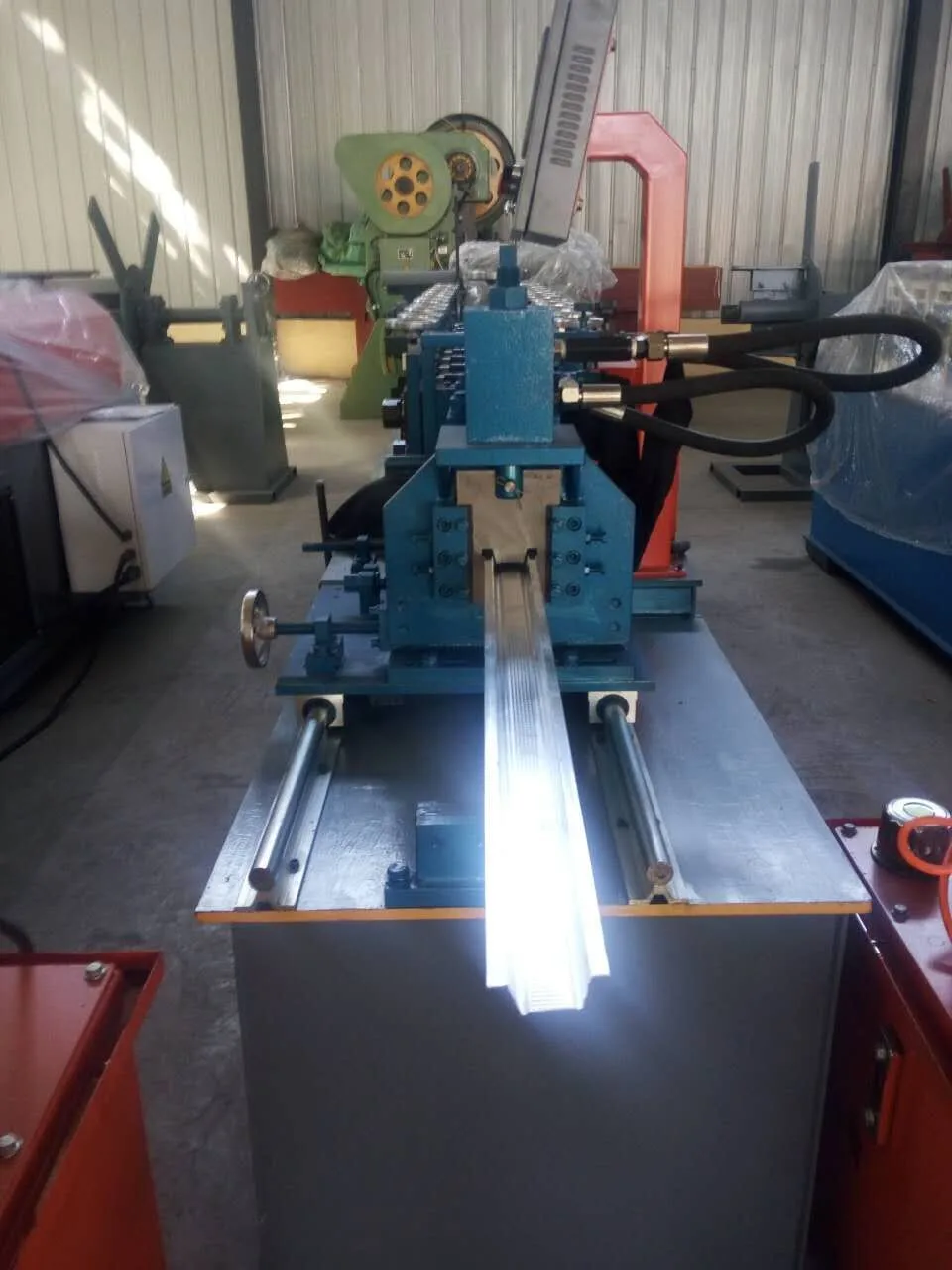 Metal Hat Shape Omega Profile Hat Channel Roll Forming Machine - Buy ...