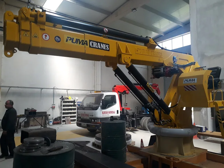 10 Ton SWL Crane - Telescopic Marine Crane for Heavy Lifting