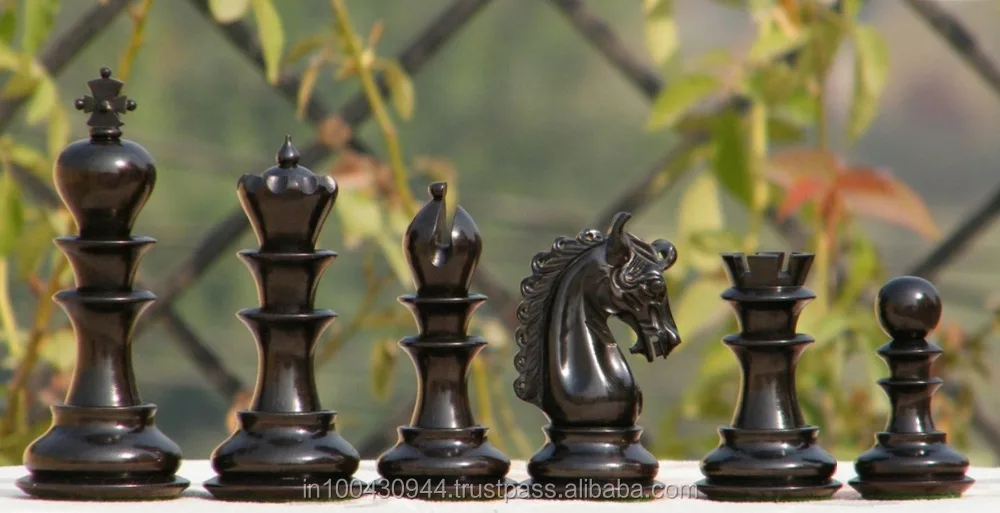 Aerno Staunton Foldable Tabletop Game Set - Wooden Chess