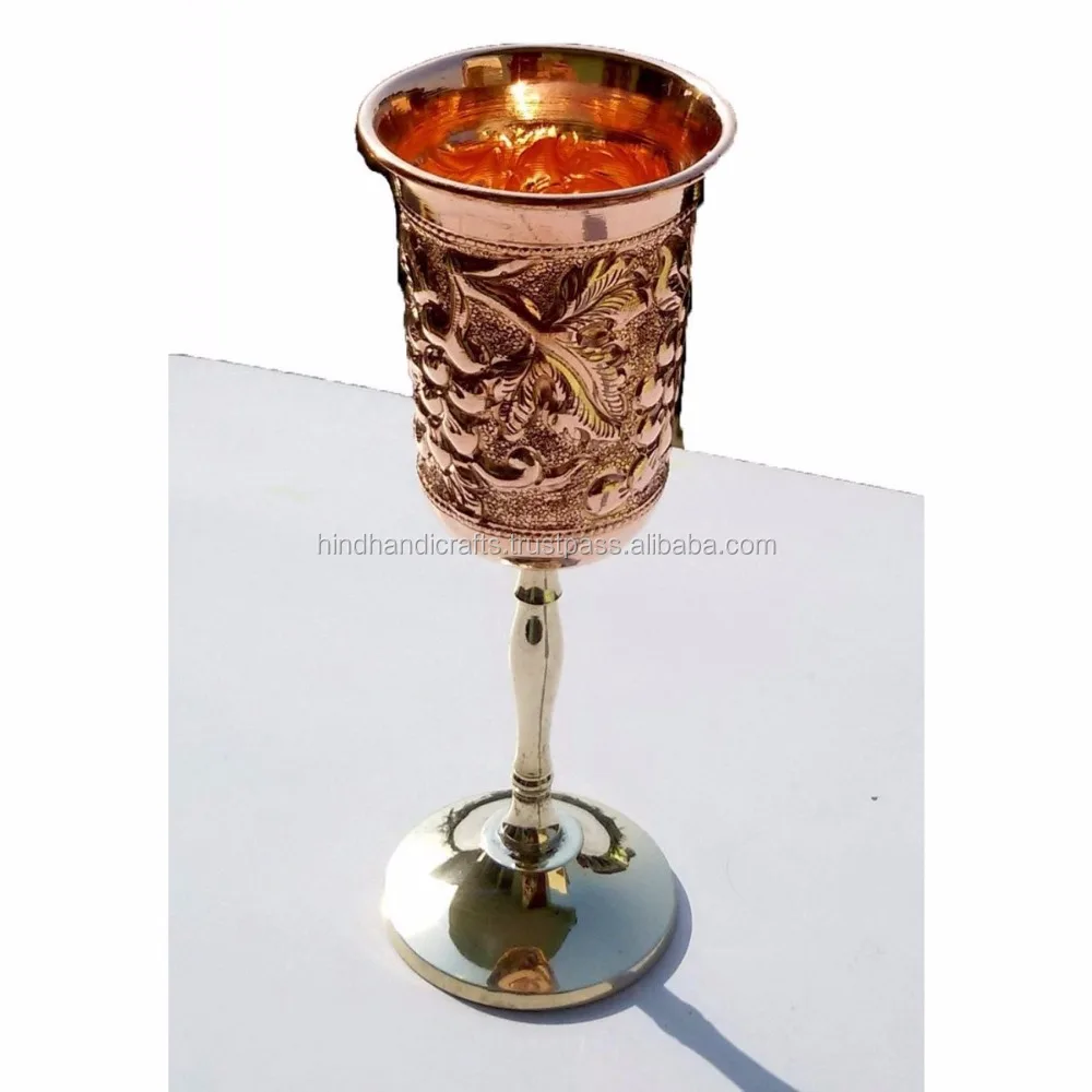 Copa de vino de latón ecológica con barras acabadas en plata y oro y ...