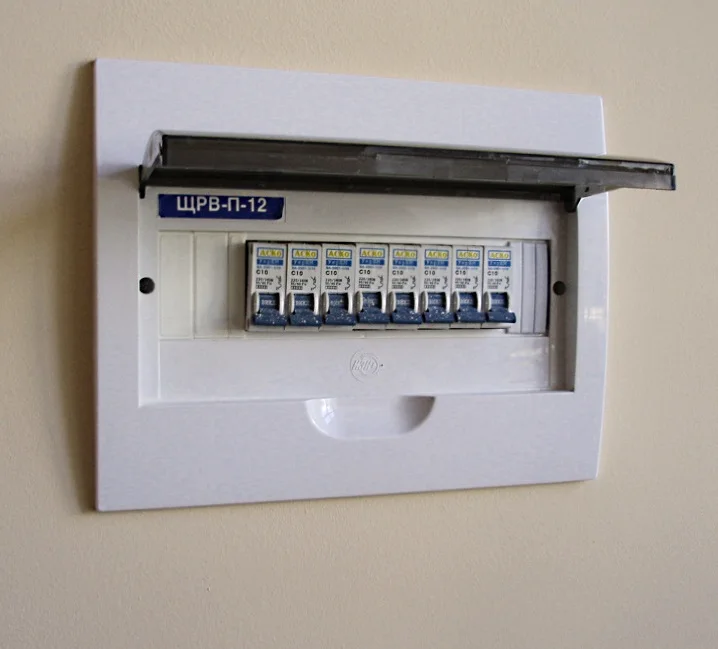 9 Modules Power Distribution Box - 240V 63A IP20 ABS Plastic