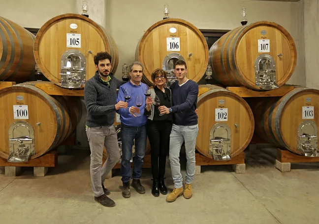 Barolo - Bera Red Fruity Dry Wine - Buy Red Wine,Dry Fruity Best Wines ...