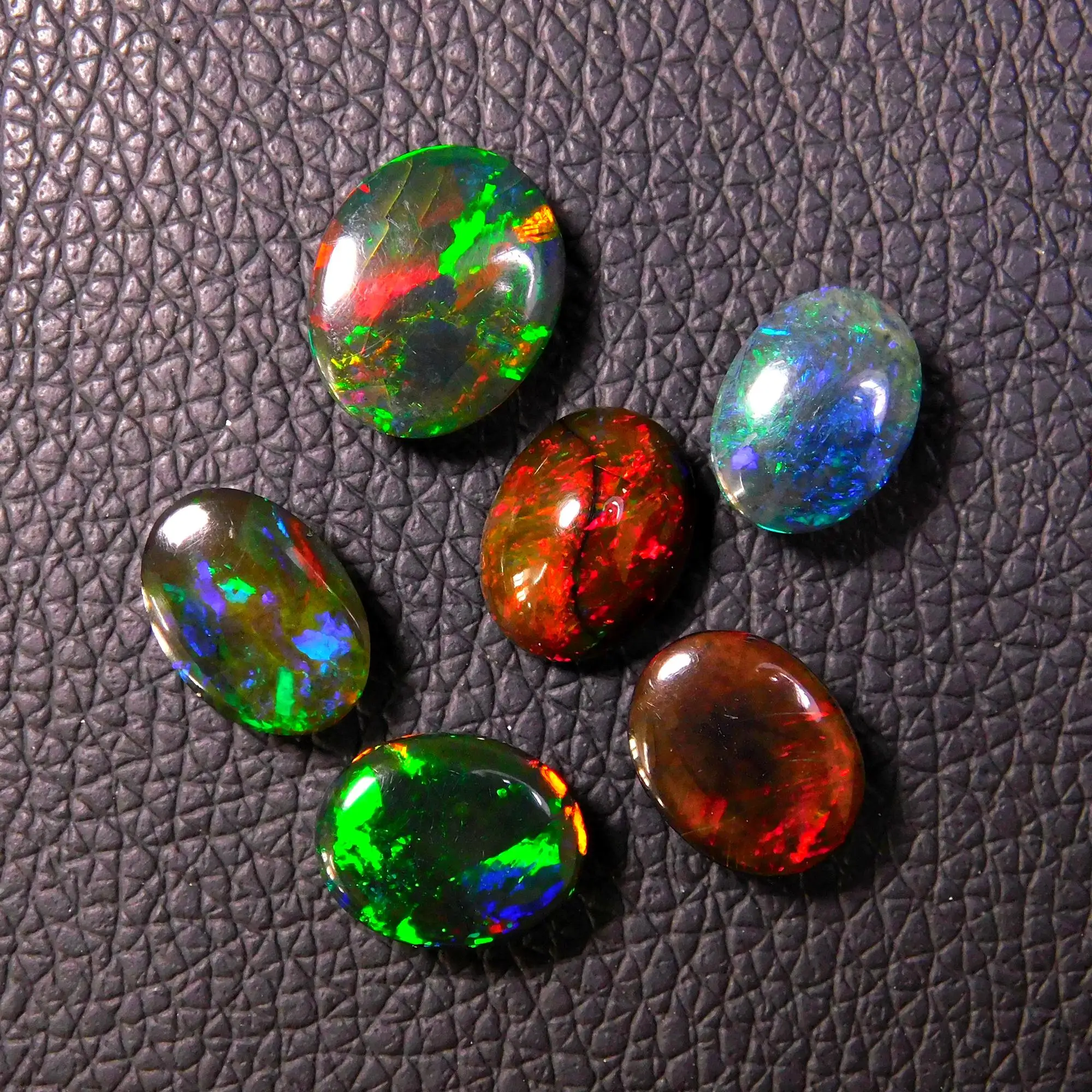 Ethiopian Opal Black - Play of Fire in Top Quality Gemstones
