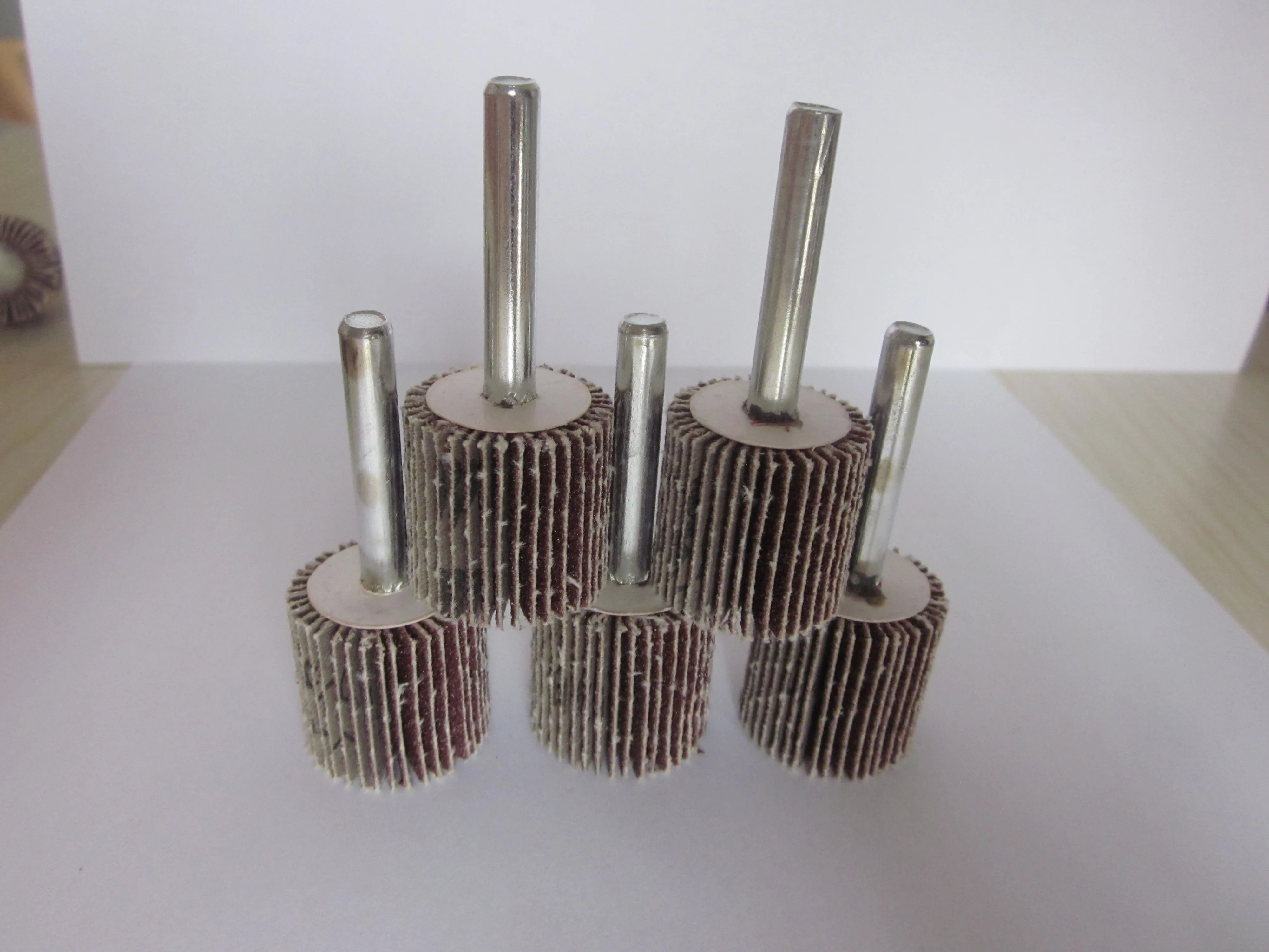 Premium 25*25*6mm Flap Wheel With Shank Shaft Mounted Flap Wheel ...