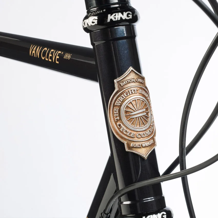 Custom Metal Embossed Enamel Bicycle Emblem Badge