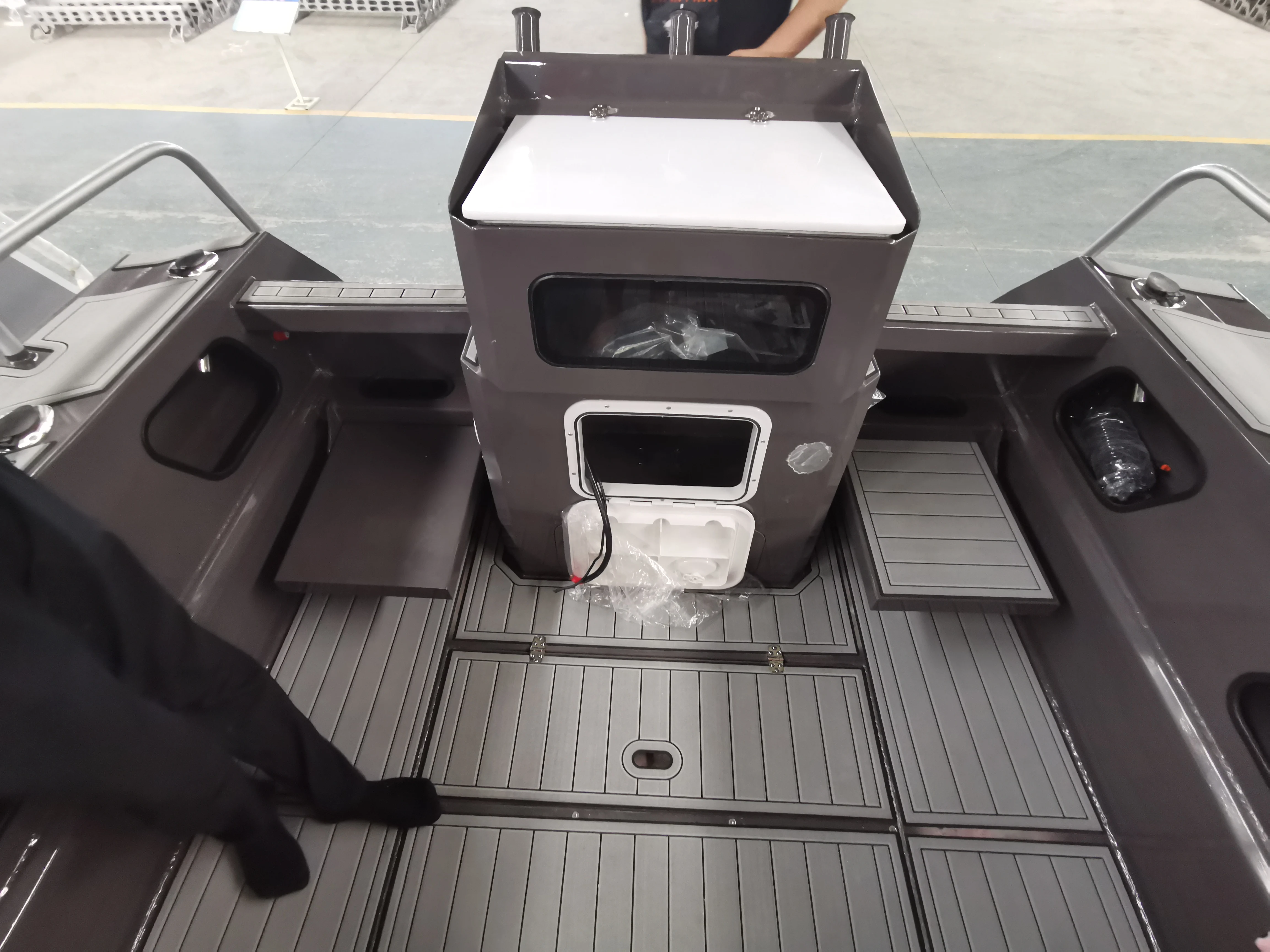 8.5m Aluminum Boat Fishing Vessel and Yacht with Large and Luxury Cabin ...