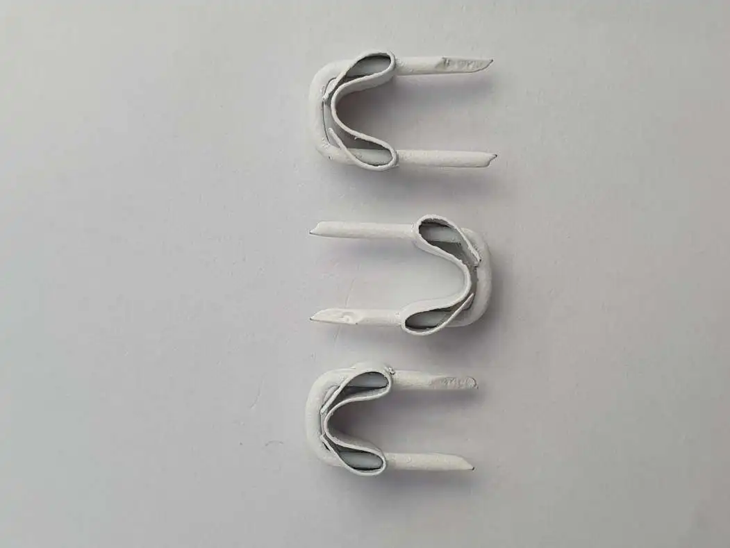 White Color U Shaped Insulated Nail Fence Staples U Type Insulated ...