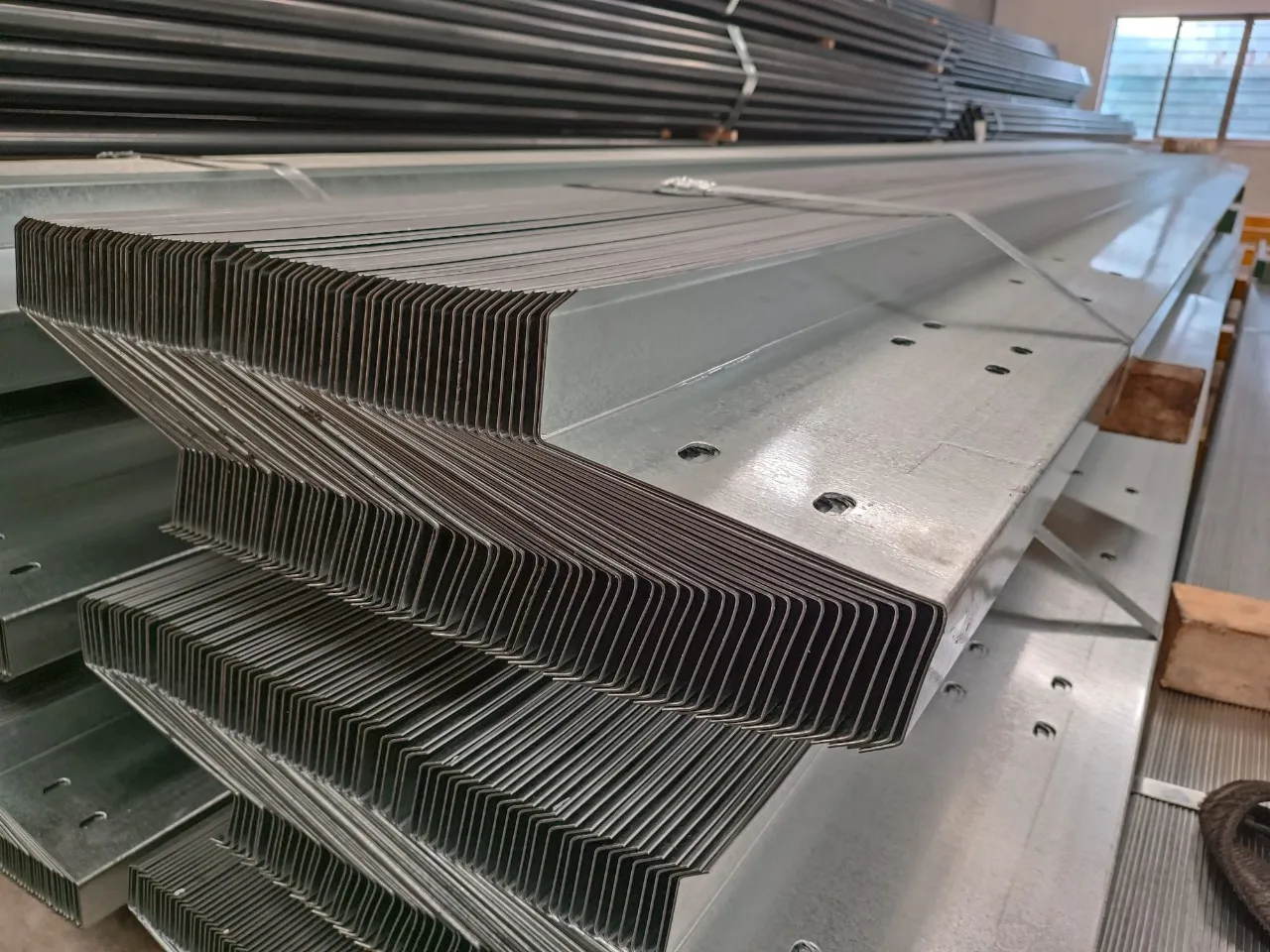 190 Steel Pipes - Z Purlin Galvanized Steel Black Steel Non Alloy Jis ...