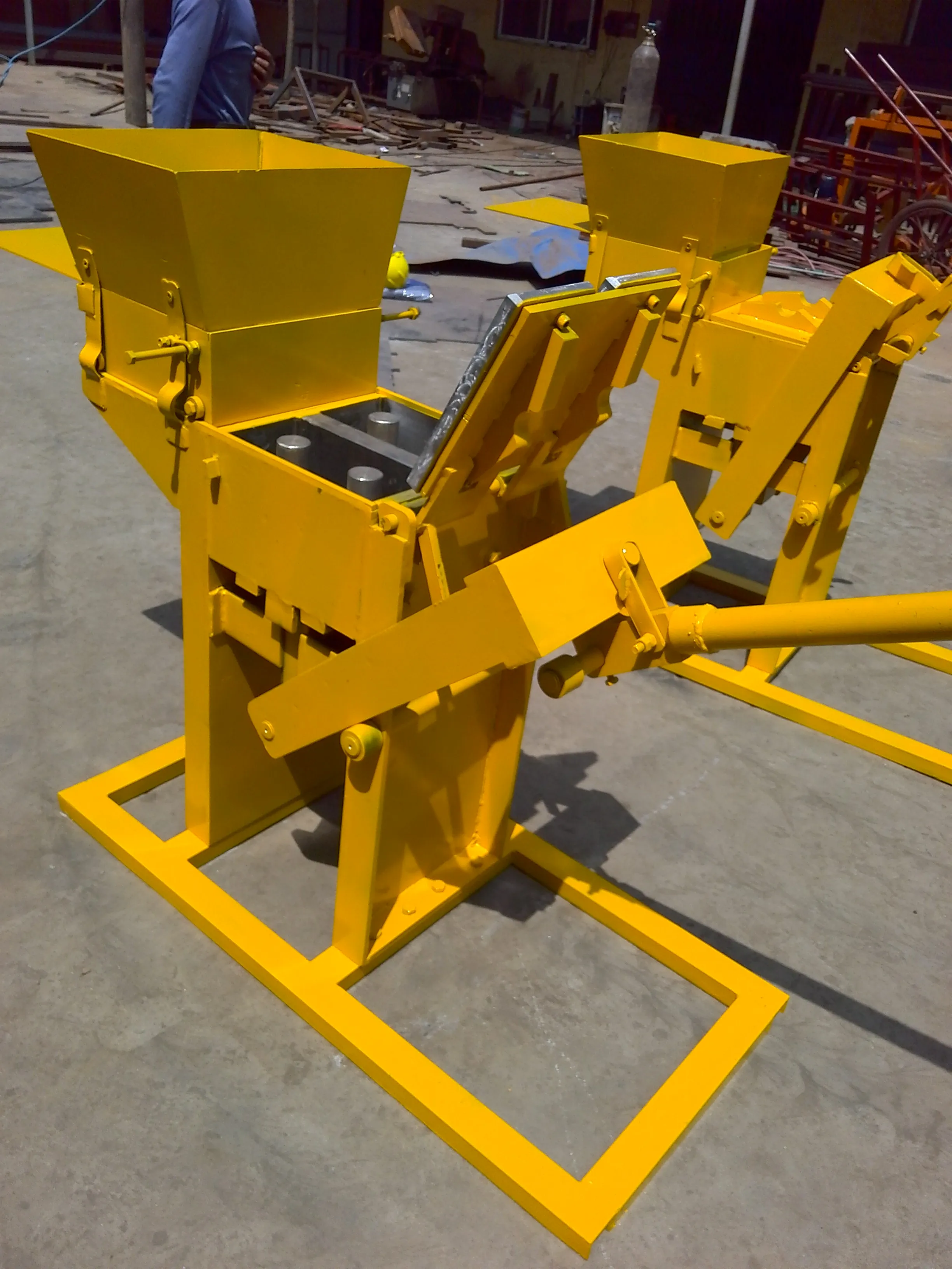 XM2-40 Hydraulic Press for Clay Soil Interlocking Bricks